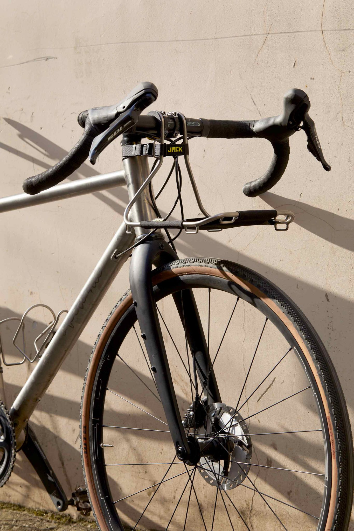 Ein leichter Fahrrad Front Gepäckträger, der an (fast) jedes Bike passt ...